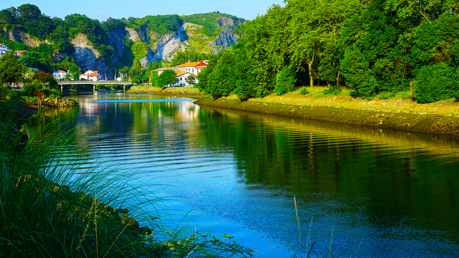 The Tiny Island That Belongs To A Different Country Every Six Months