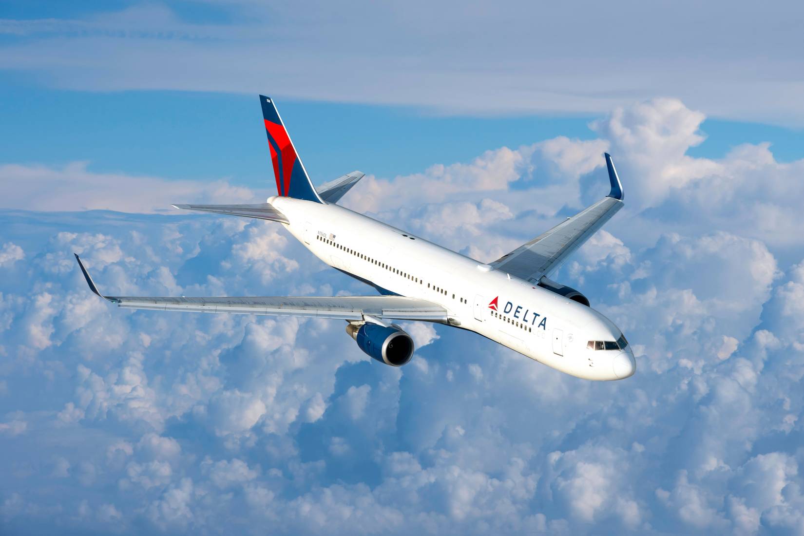 Delta Air Lines Flight Attendant Who Gave Gift To Four-Legged Passenger ...