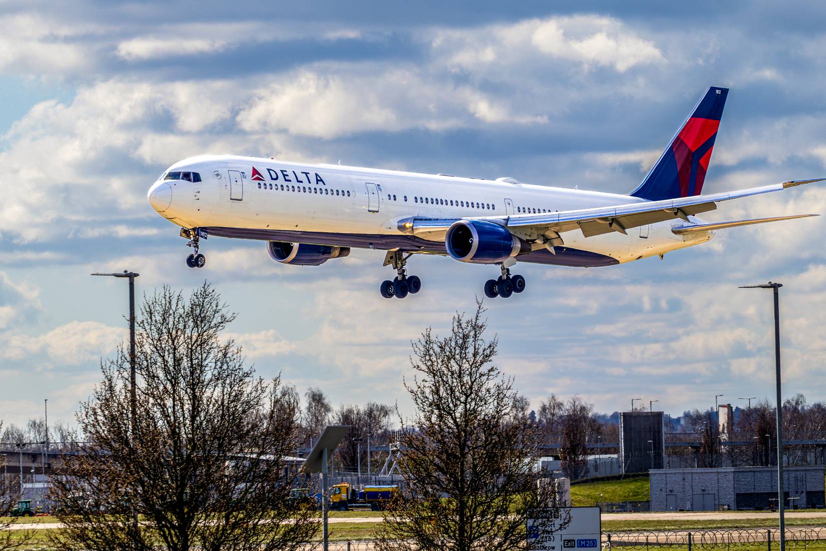 Delta Air Lines Wins Surprising Award Despite Highest Cancellation ...