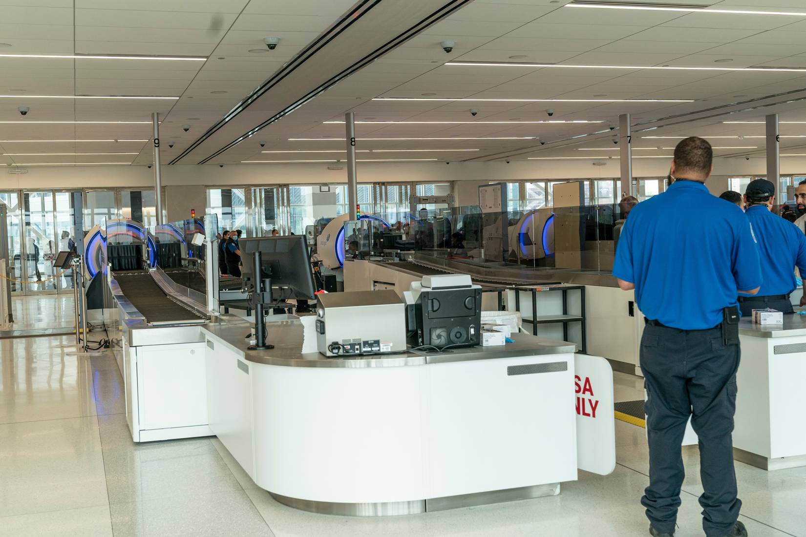 "They’re Getting Paid To Do Nothing": TSA Officers Lose Their Cool With ...
