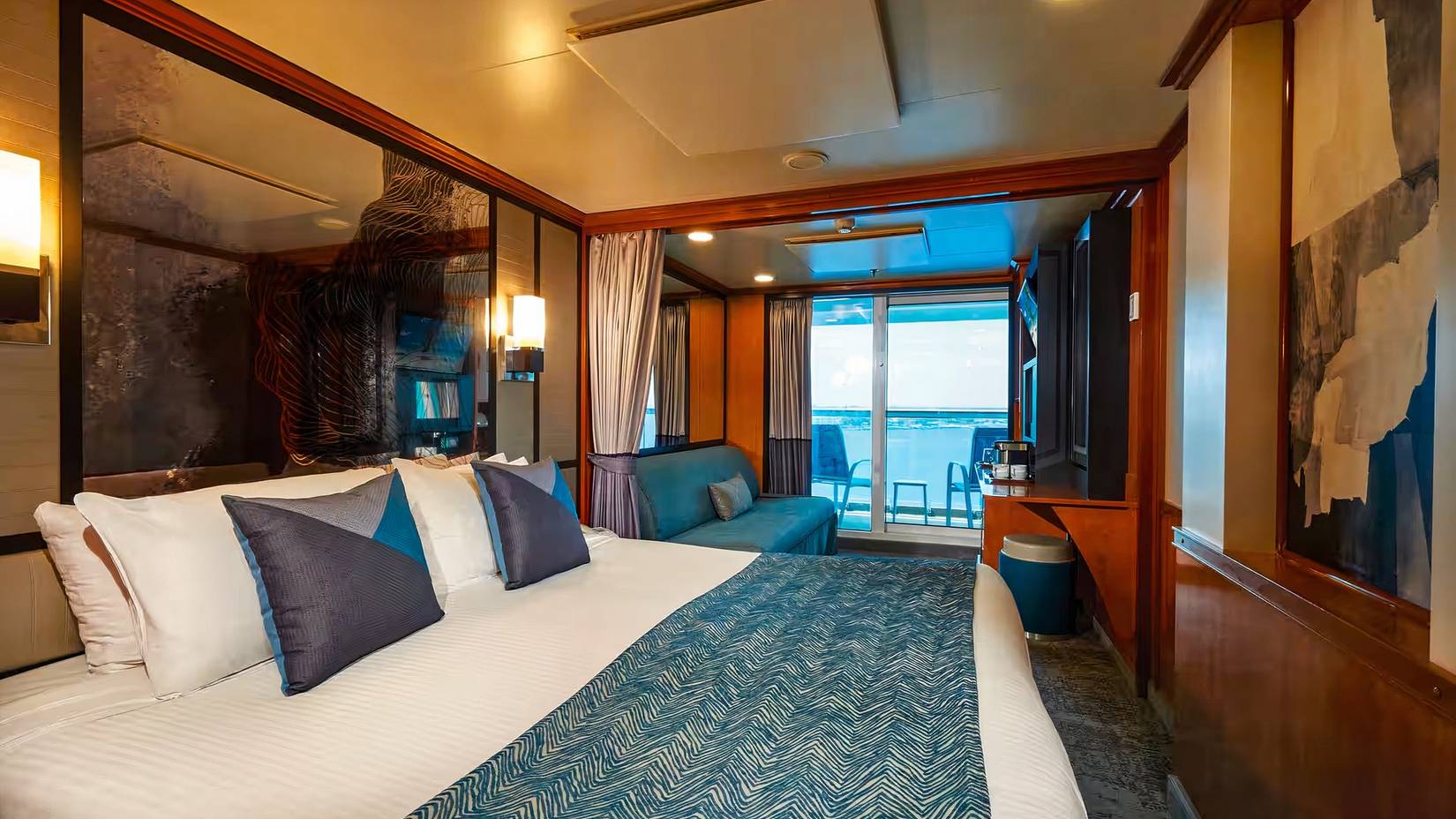 Norwegian Dawn Cruise Ship Guide: Staterooms, Dining, Activities & What ...