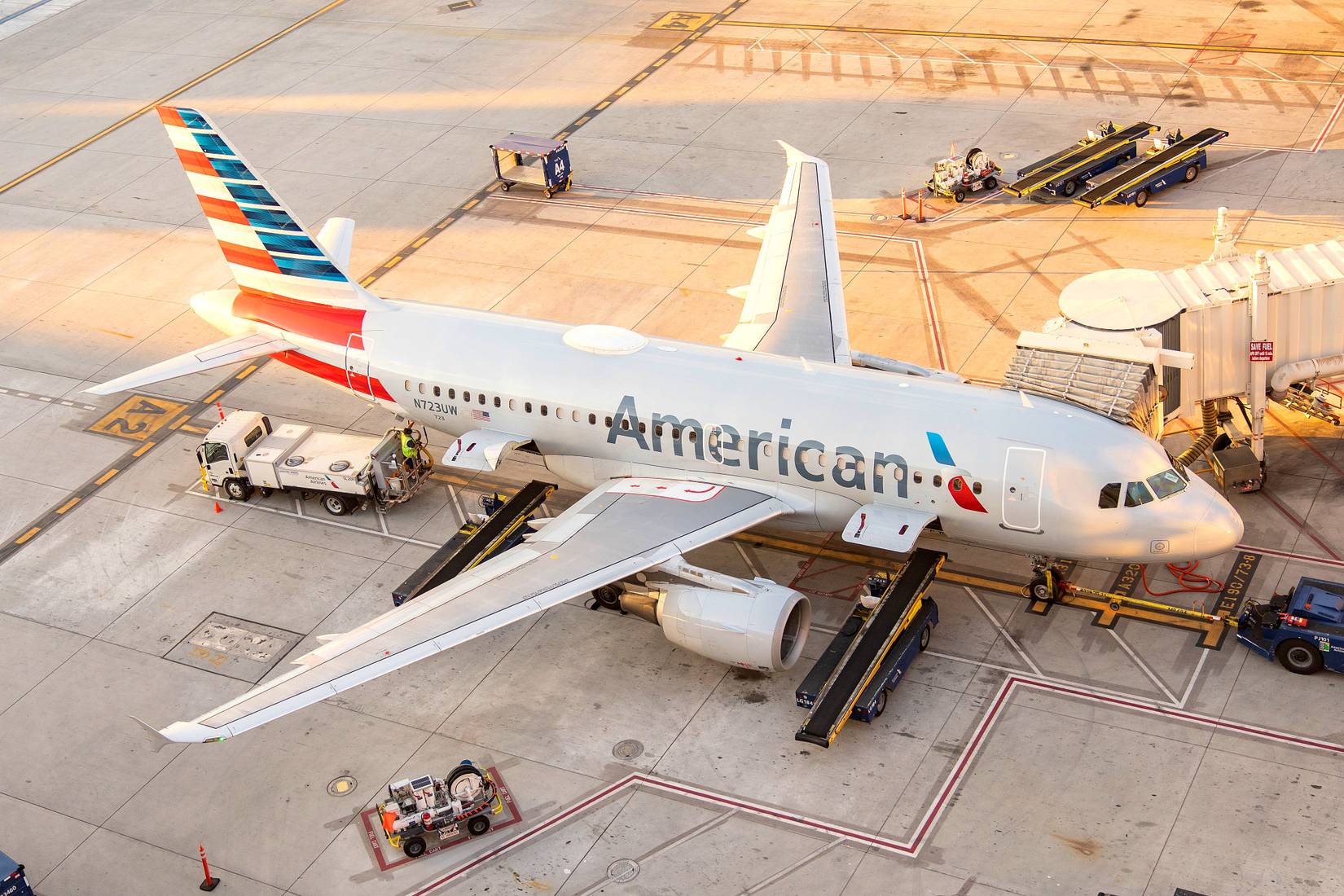 American Airlines Passenger Calls Out Annoying In-Flight Behavior That ...