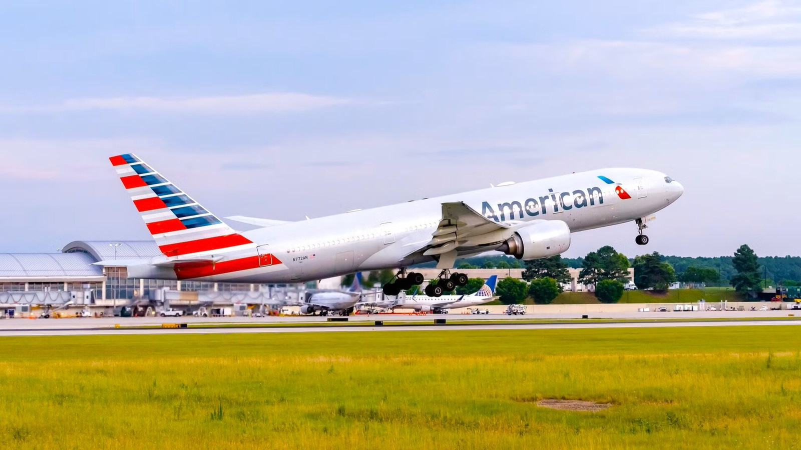 American Airlines Takes A Shot At Beating United And Delta Air Lines ...