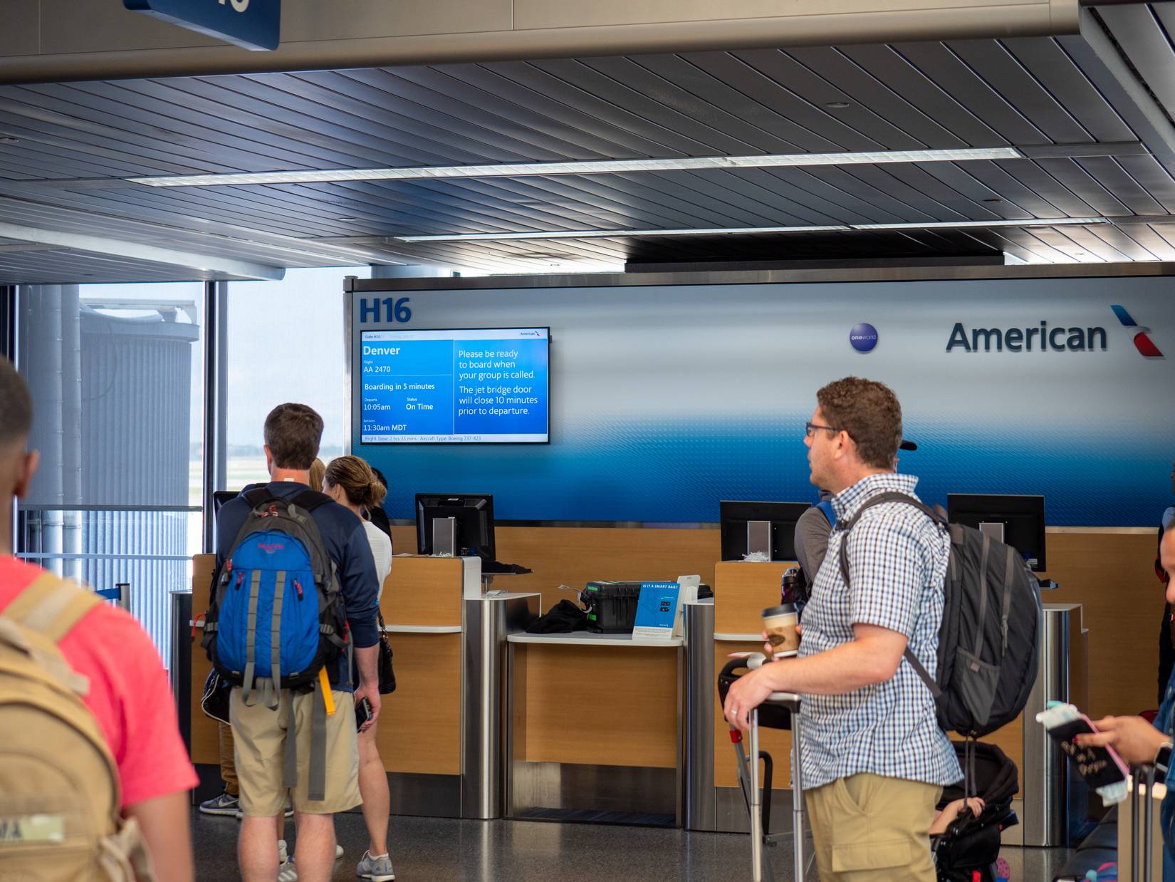 American Airlines' Major Hub Delays Hundreds Of Flights Following FAA's ...