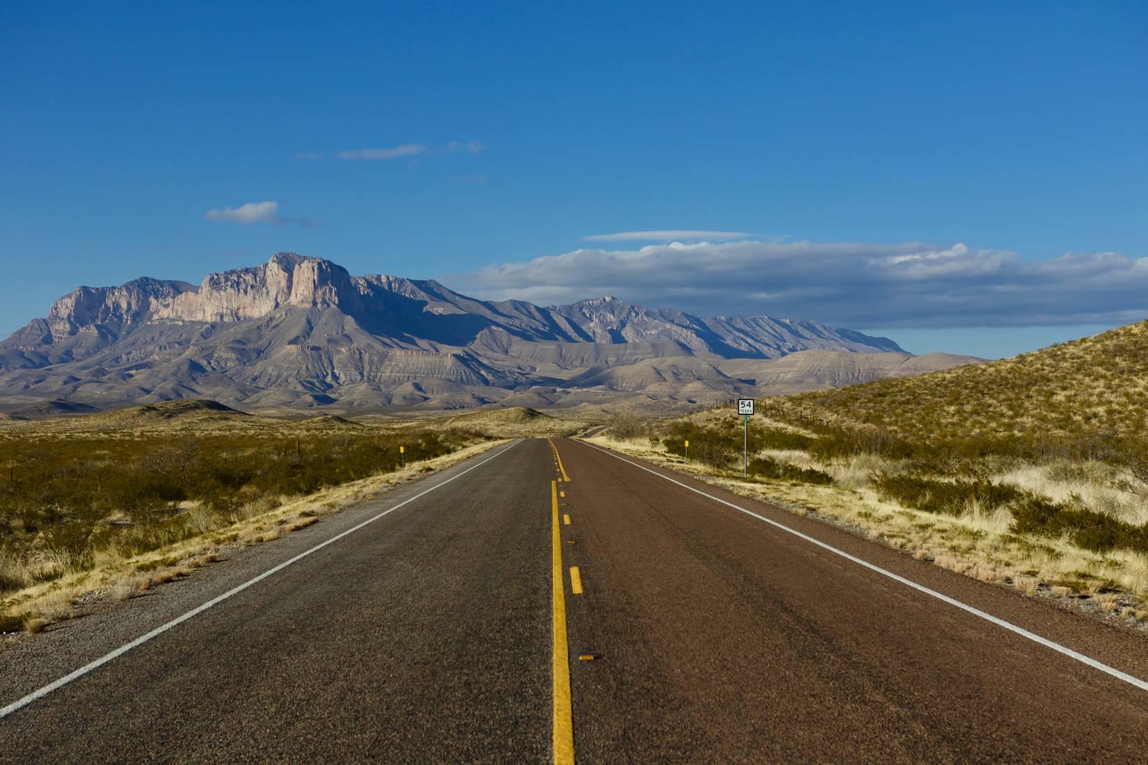 9 "Loneliest" Roads In America For A Traffic-Free Road Trip
