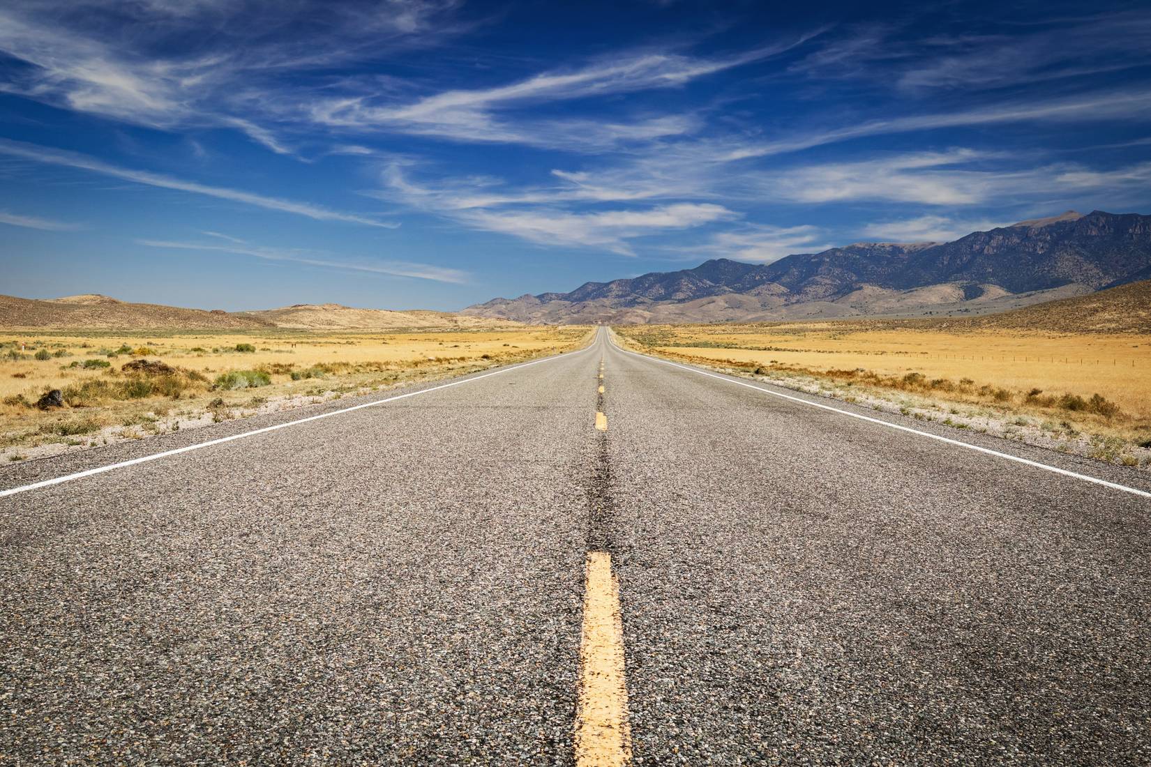9 "Loneliest" Roads In America For A Traffic-Free Road Trip