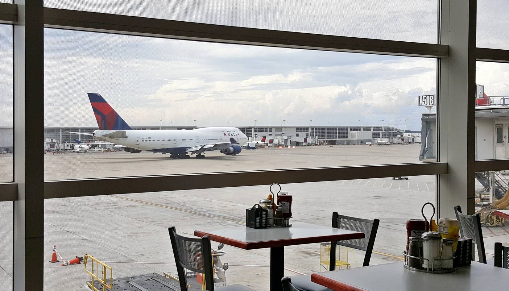 Delta Air Lines Called "Best Airline In The World" For How Flight ...
