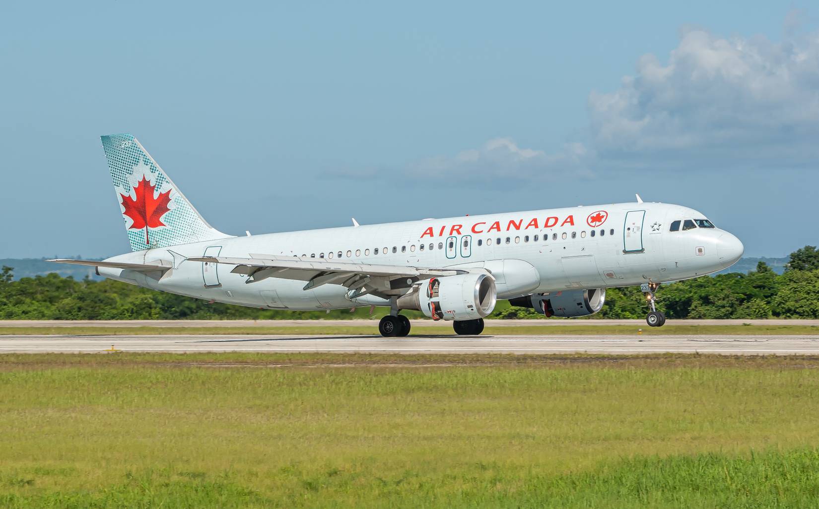 Air Canada Sends Empty Planes To Rescue 3,000 Passengers As U.S ...