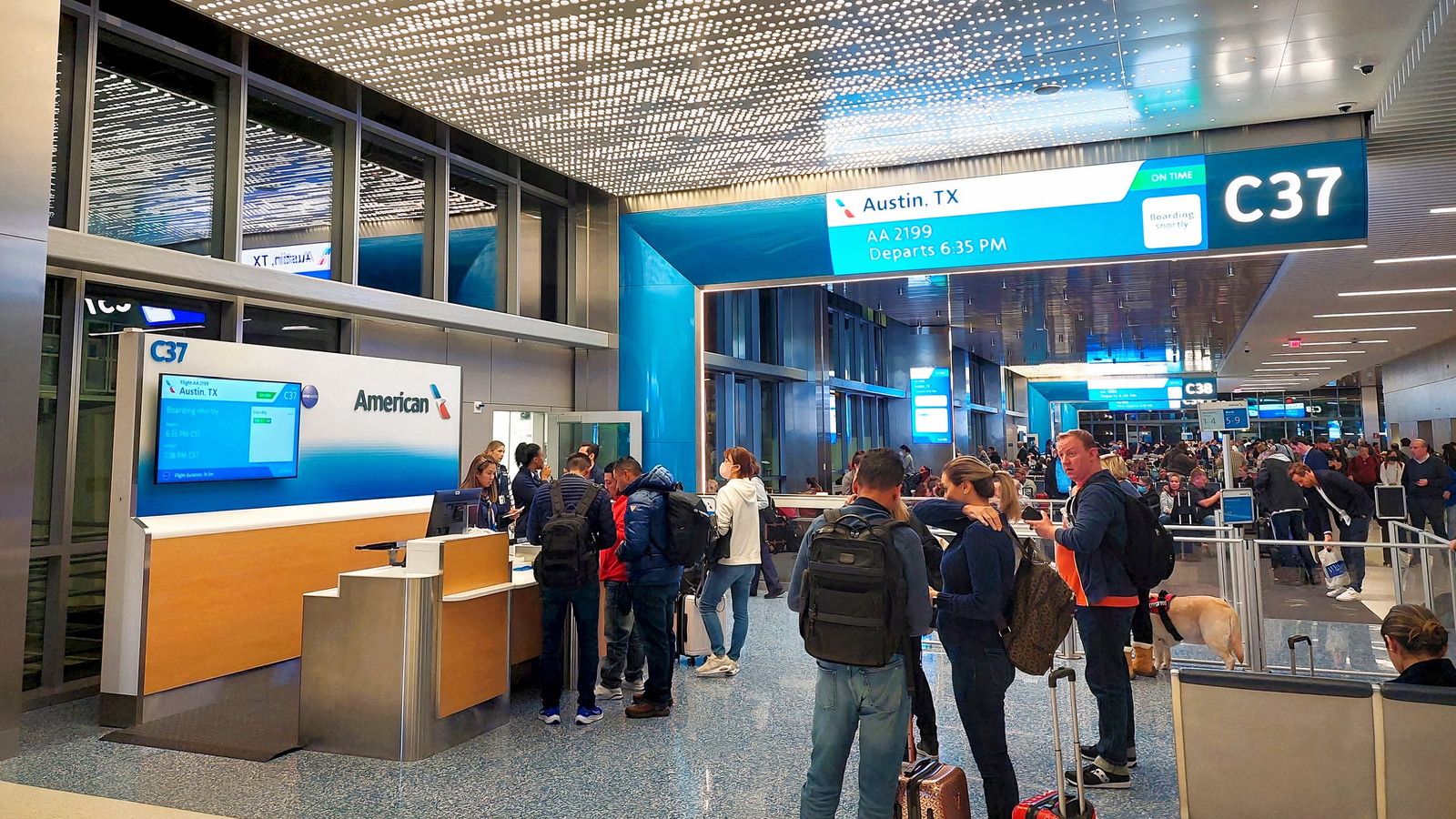 American Airlines' Biggest Hub's New Boarding Gates Spark Privacy And ...