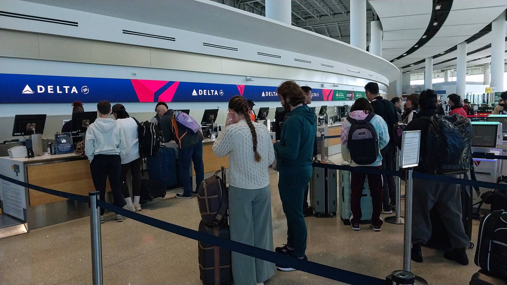 Delta Air Lines Passengers Are Listening To The DOT's Dress Code Advice ...