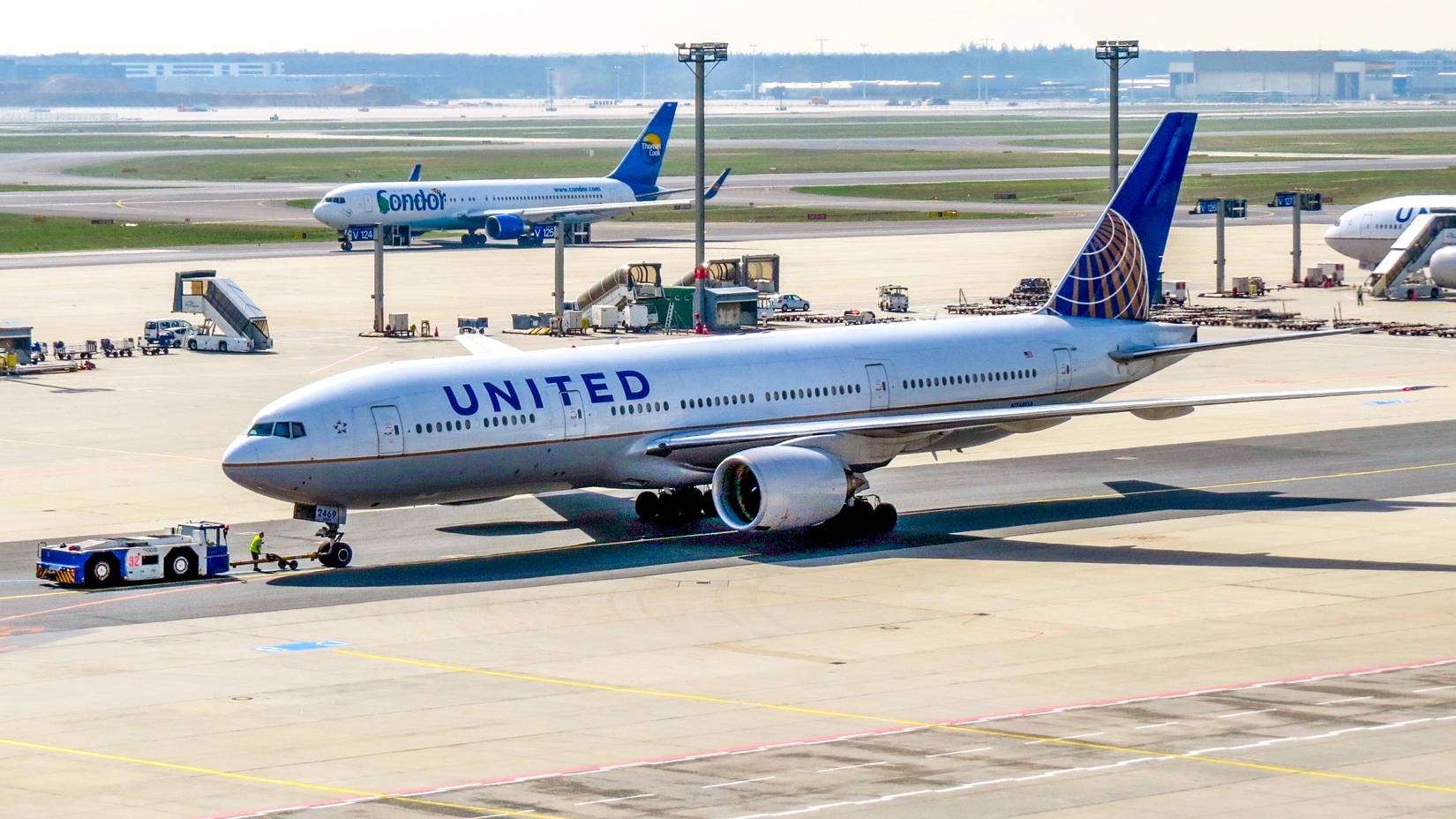 United Airlines Issues Travel Alert At Its Major International Hub ...