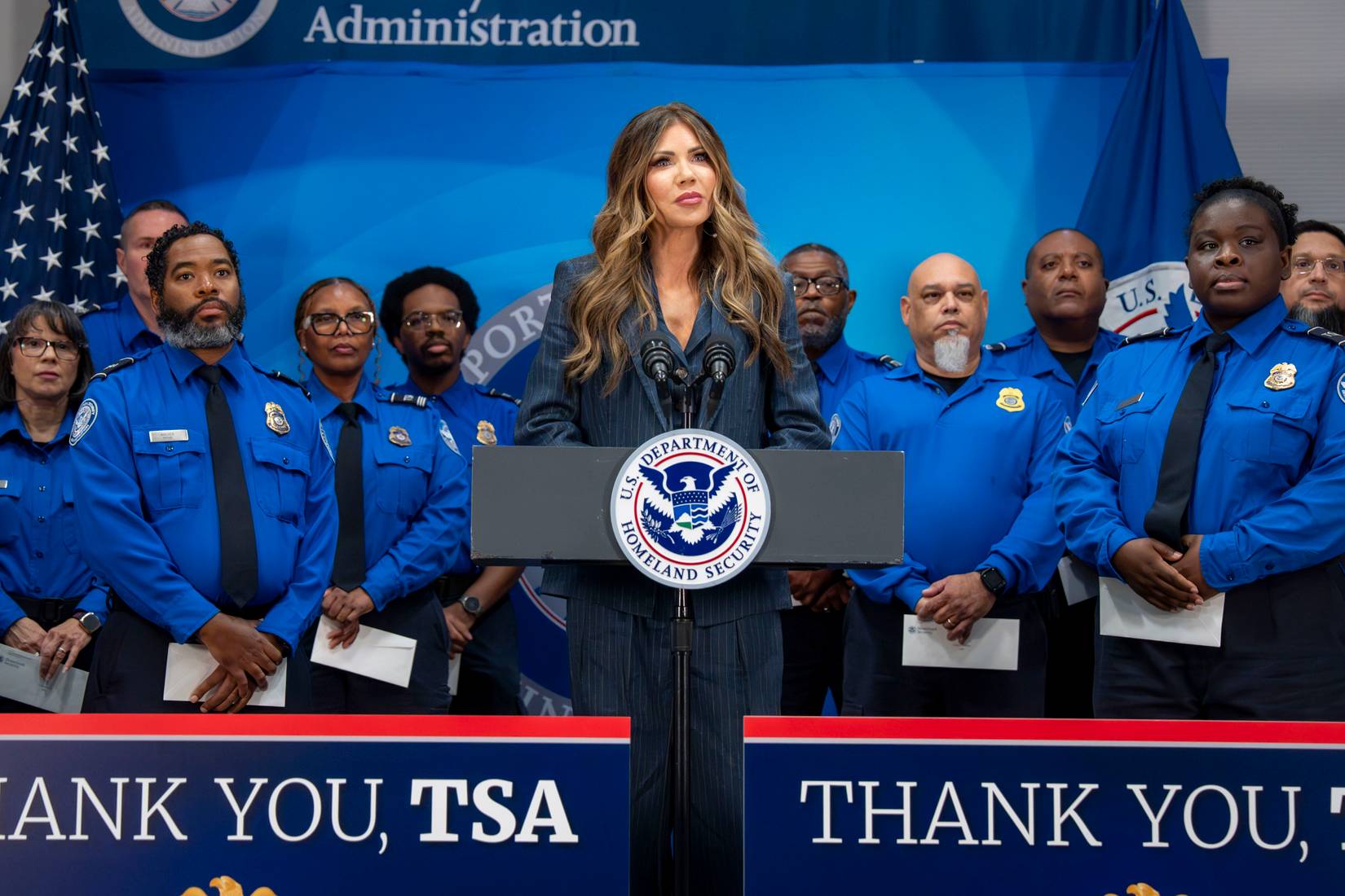 Homeland Security Secretary's Praise For Unpaid TSA Employees Backfires ...