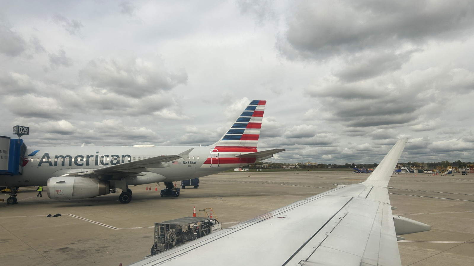American Airlines Flight 2819 Swarmed By FBI With "Machine Gun" After ...