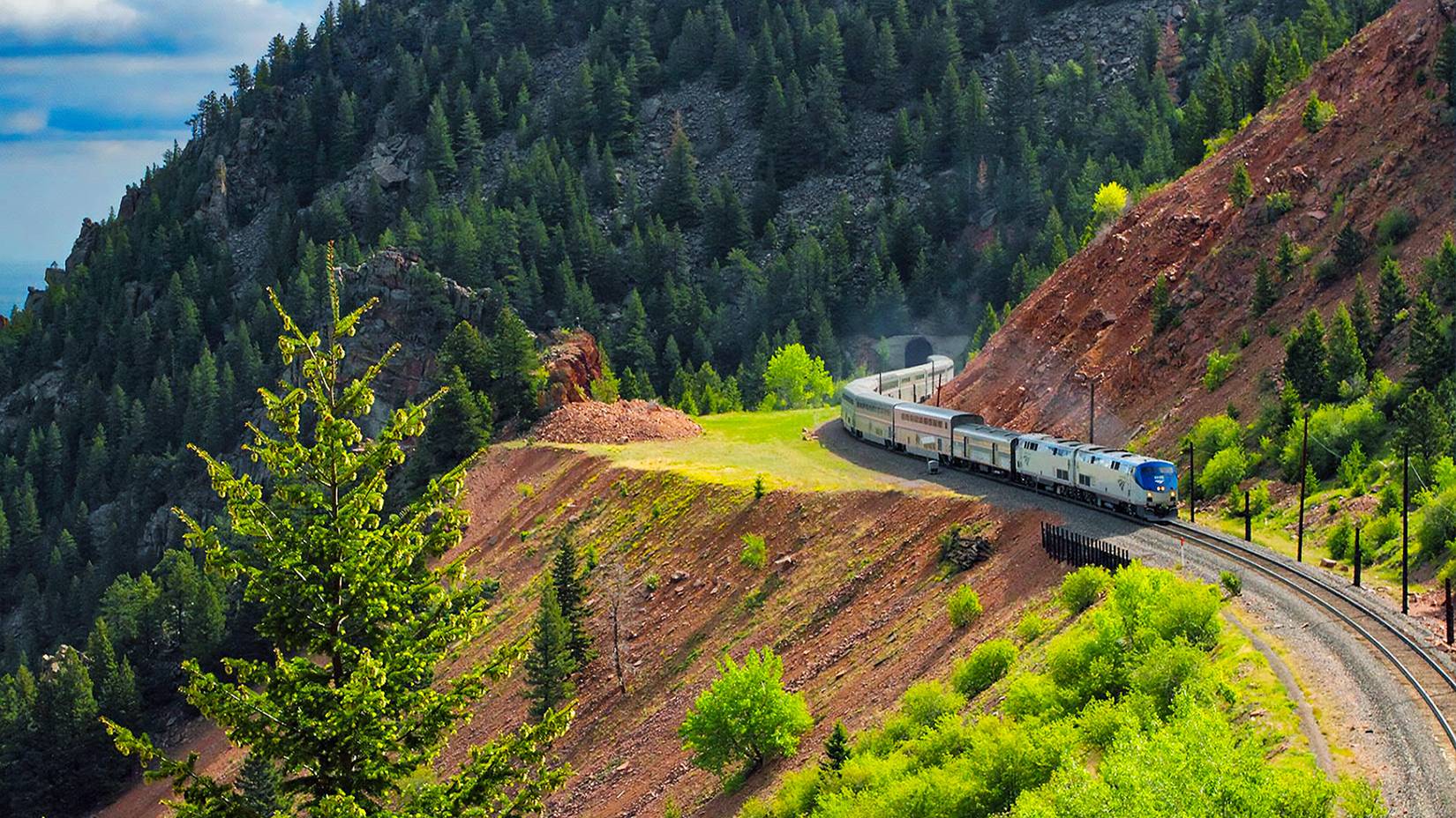A Look At The 8 Most Luxurious Train Rides In The U.S.