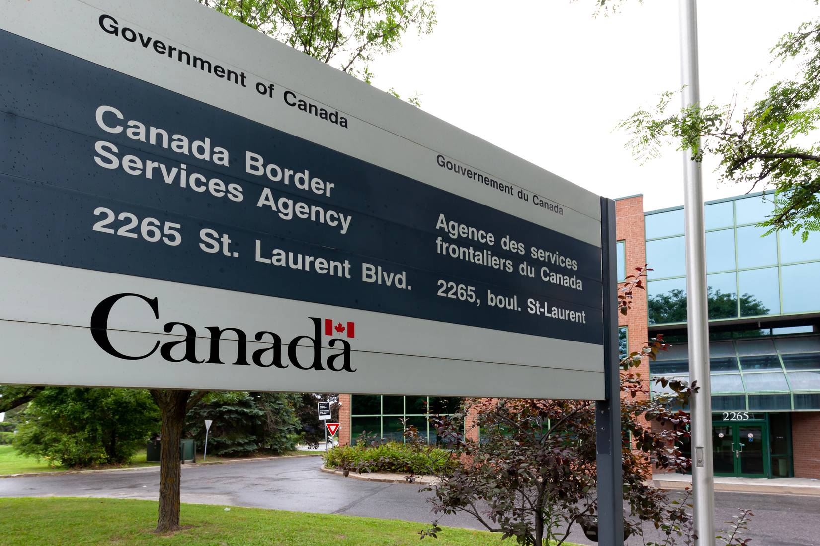 U.S. Shopping Trip Mistake Leaves Canadian Traveler Interrogated By ...