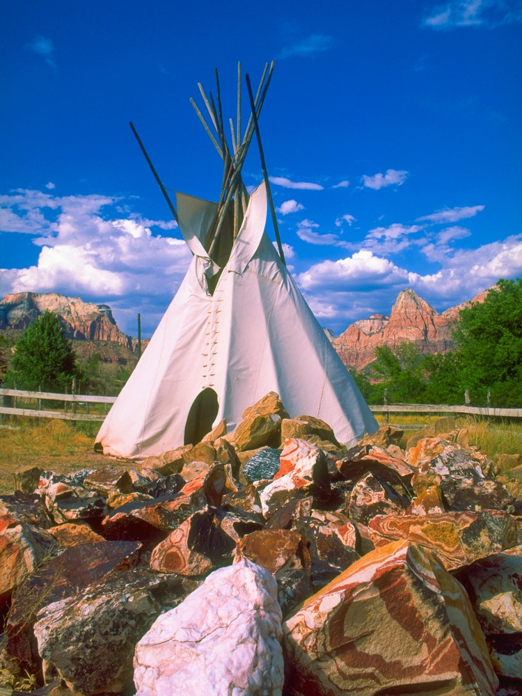 Utah's Most Charming Small Town Has A Top National Park On Its Doorstep