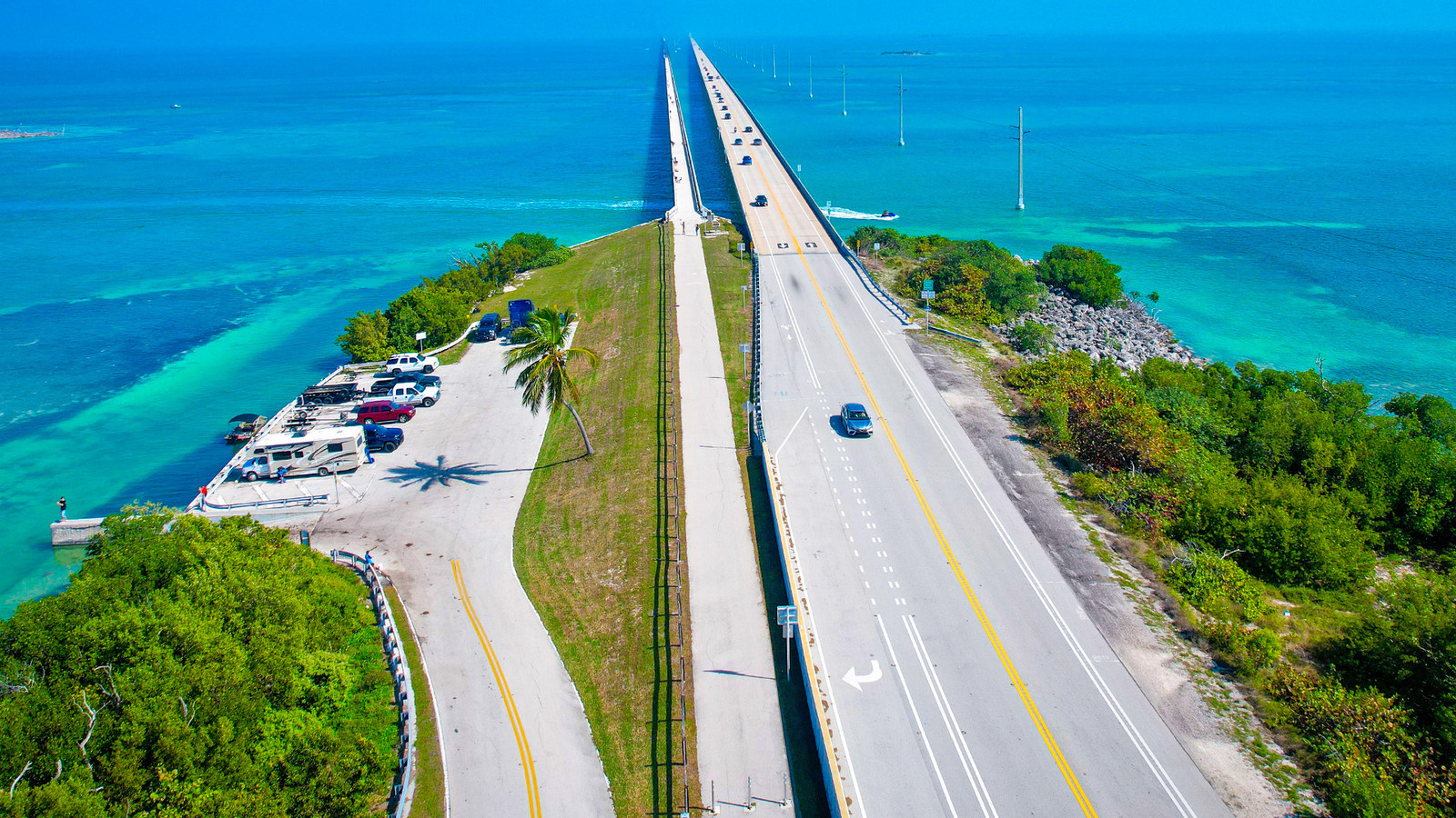 The Only U.S. Highway That Runs Across Open Ocean For 100+ Miles