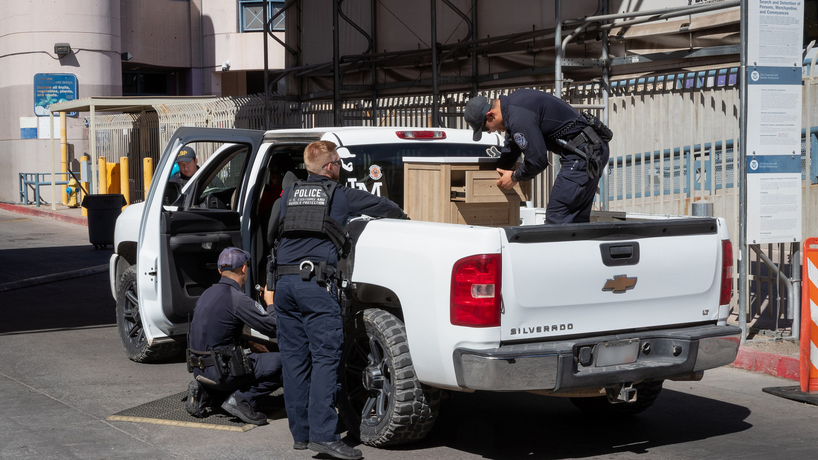 U.S. Border Guard Forces Canadian To Give DNA Or Risk Jail Time After ...