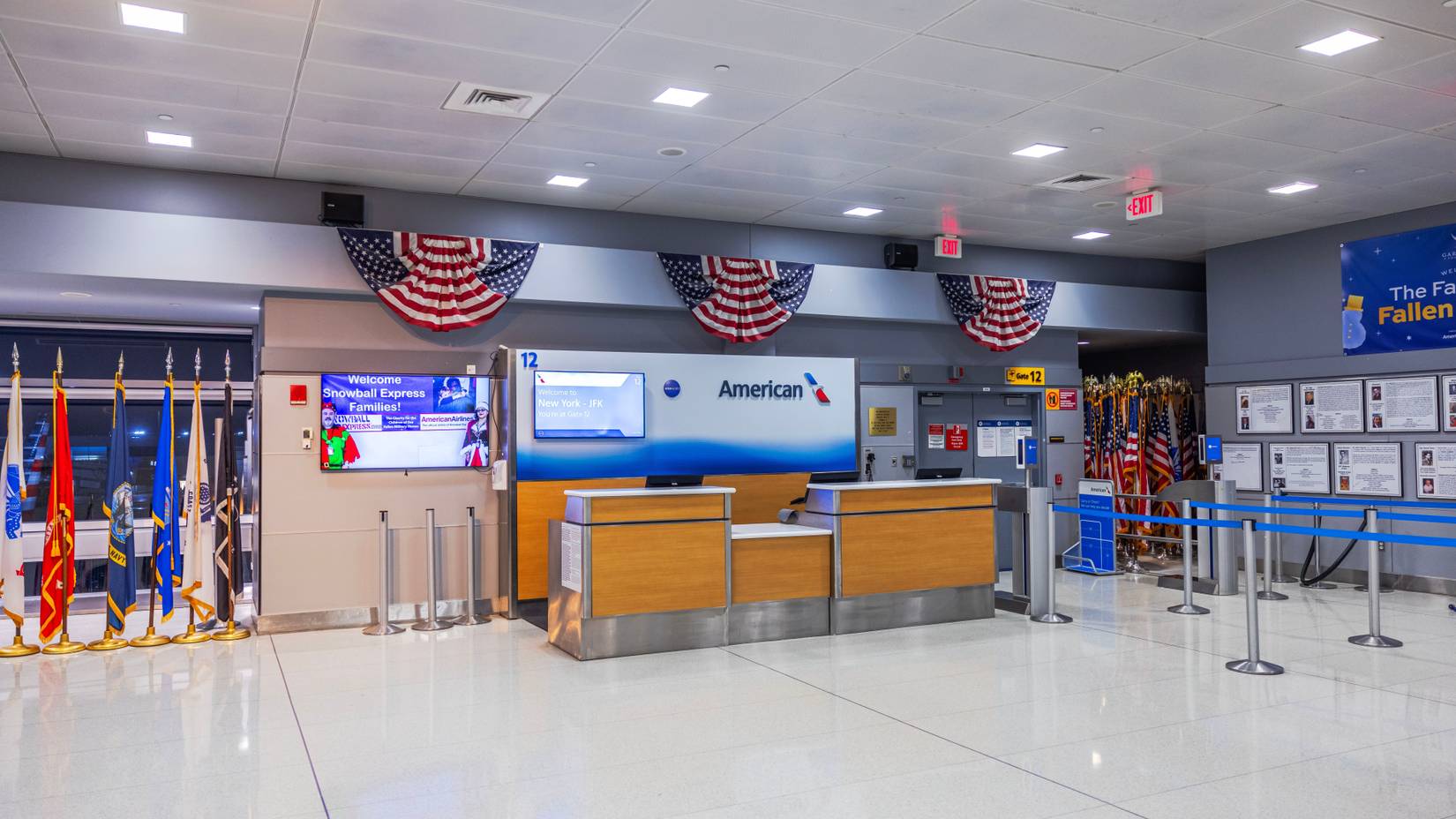 American Airlines Warns Passengers This Carry-On Device Must Be Visible ...