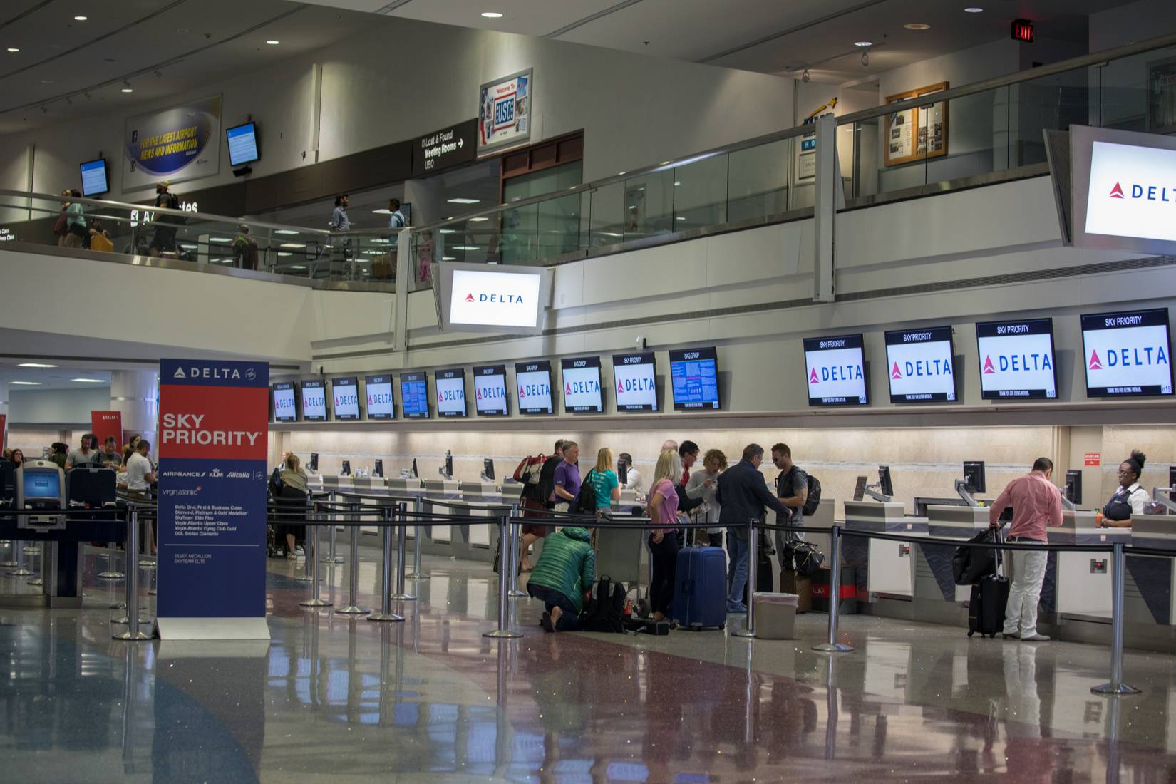 Delta And Southwest Airlines Respond To Complaints Over Carry-On Bag ...