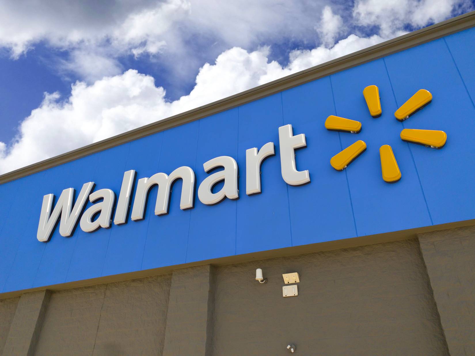Walmart In One U.S. State Is Surprising Travelers With A New Shopper ...