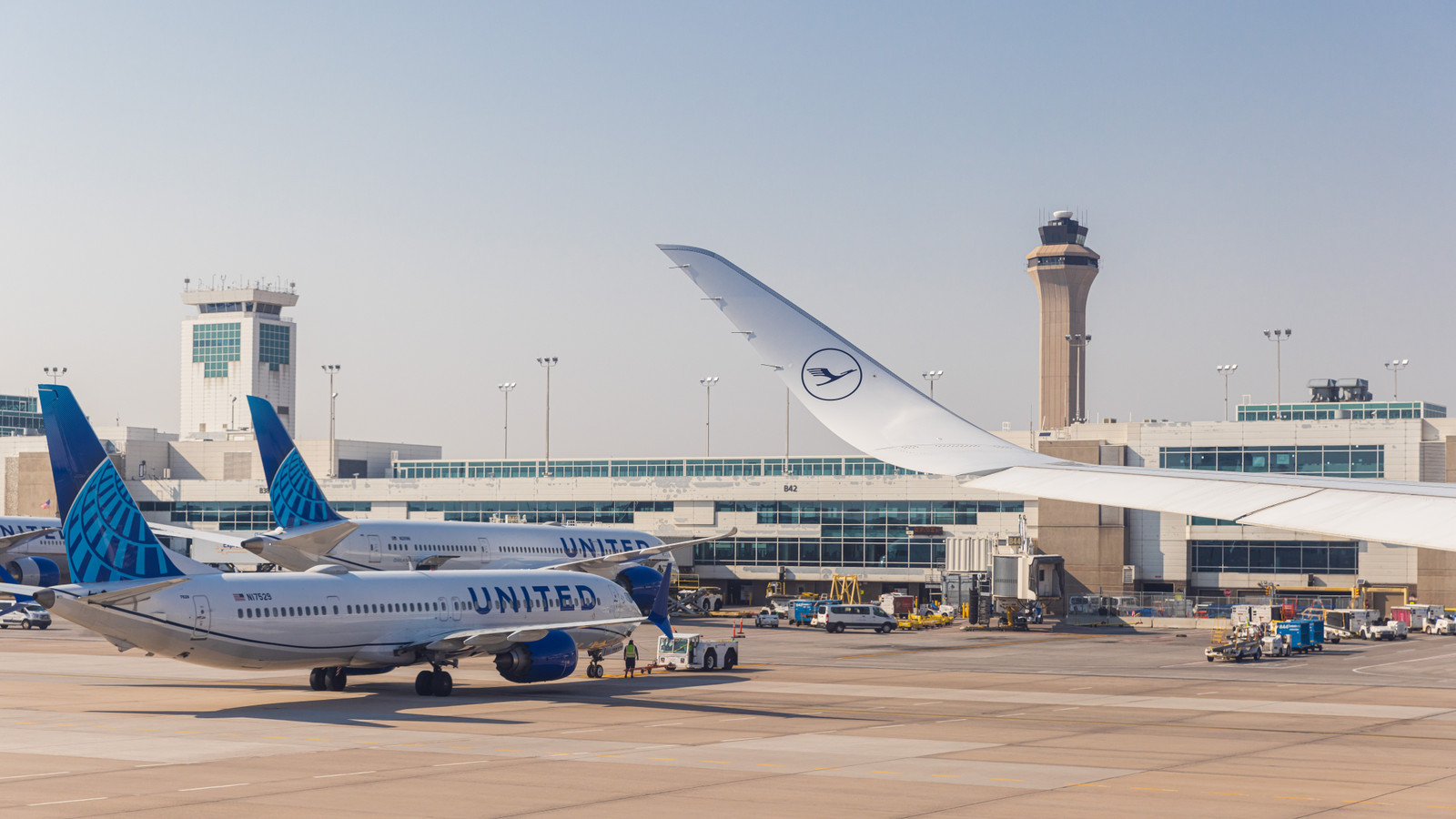 United Airlines' European Partner Enforces Stricter Carry-On Bag Fees ...