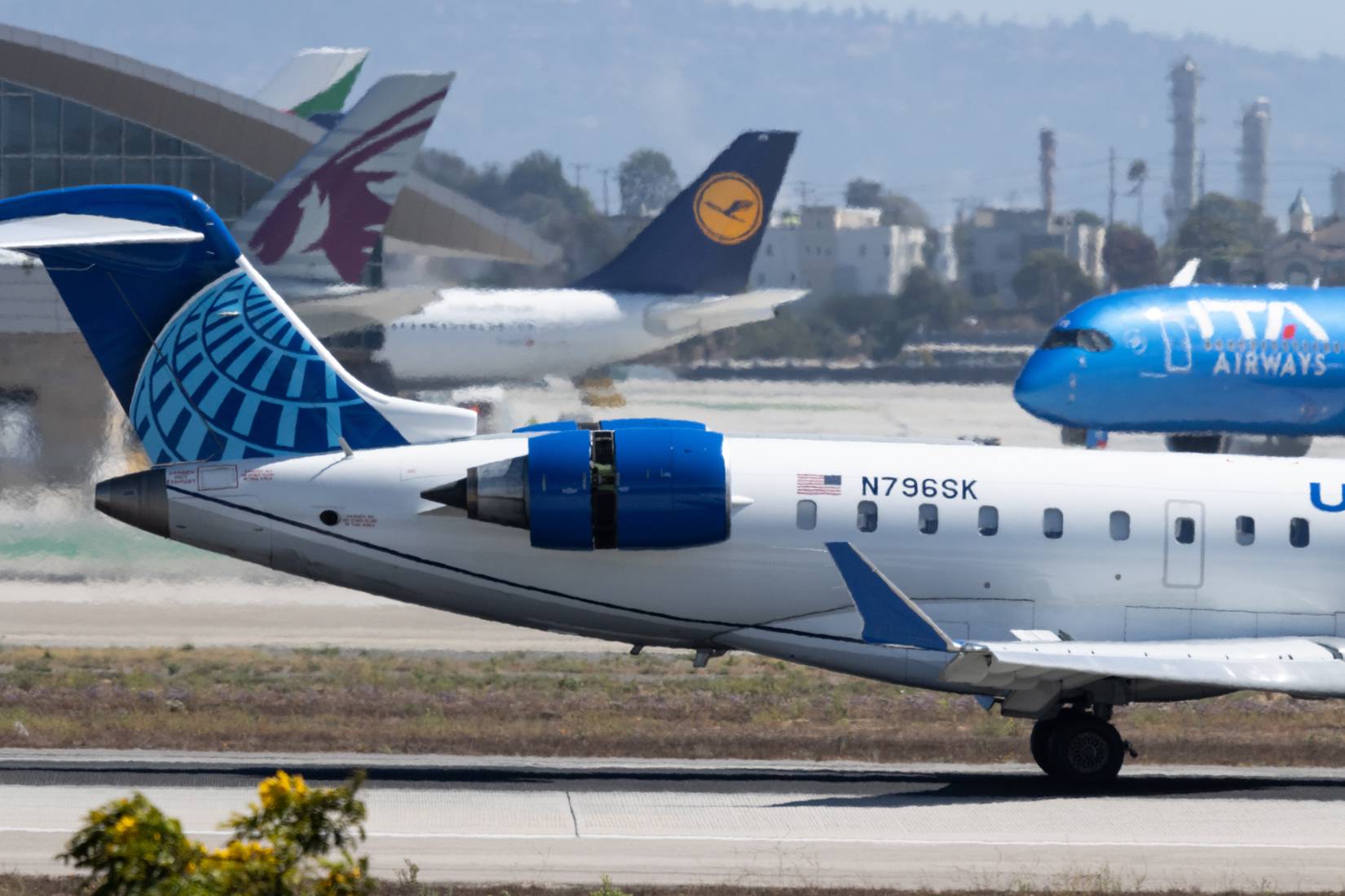 United Airlines' European Partner Enforces Stricter Carry-On Bag Fees ...