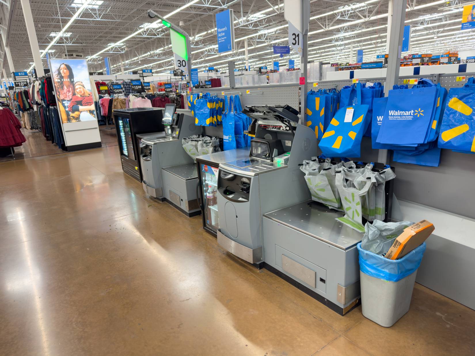 Walmart In One U.S. State Is Surprising Travelers With A New Shopper ...