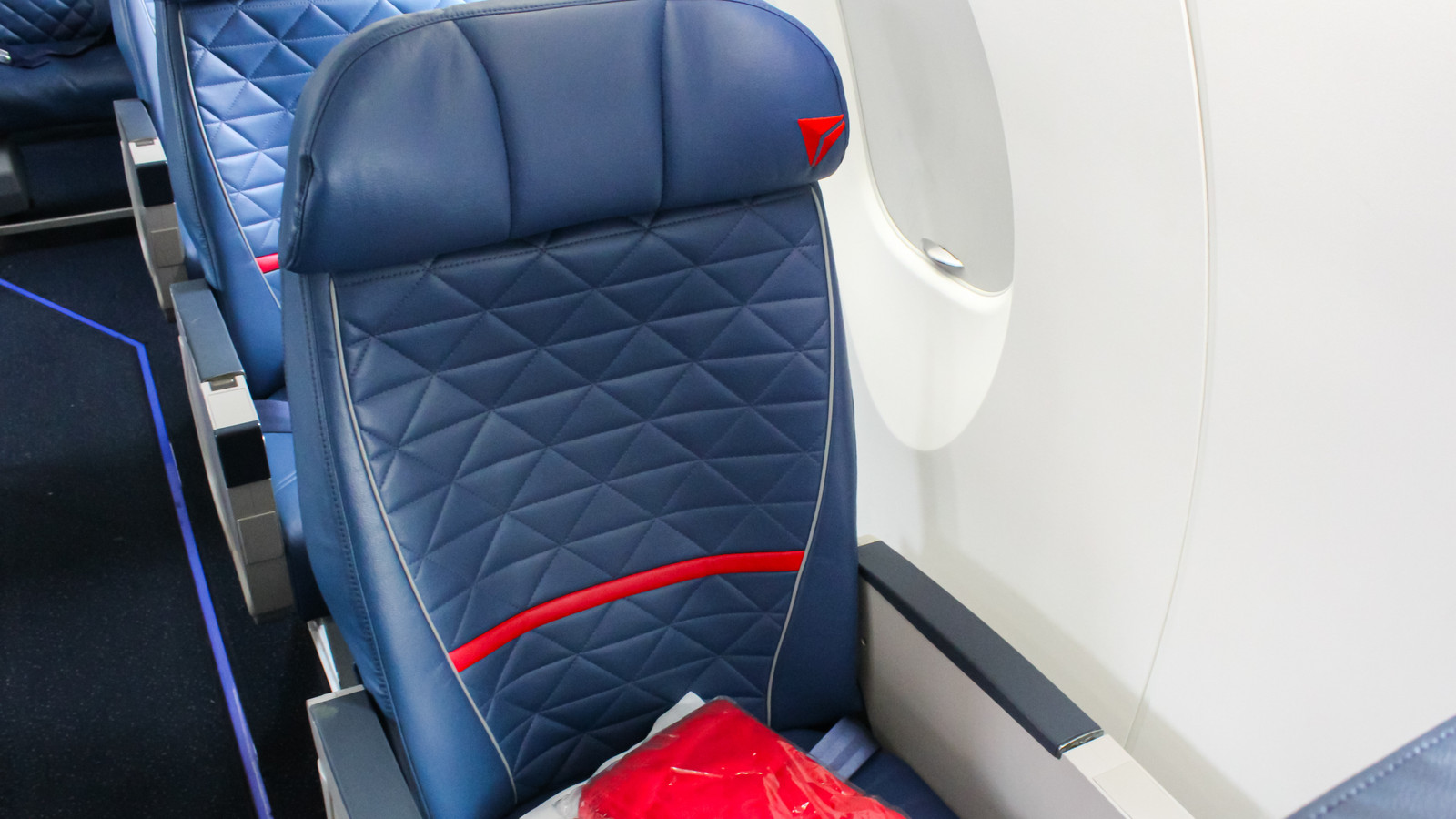 Delta Air Lines Reaffirms Flight Attendant Photo Rule That May Get A ...