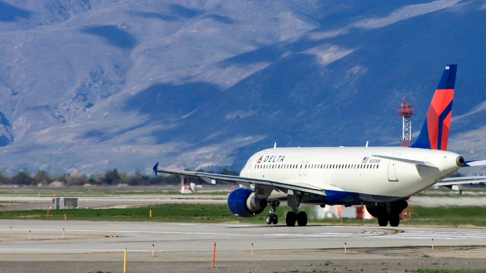FAA Investigates After Delta Air Lines Flight 2255 Mid-Air Engine ...