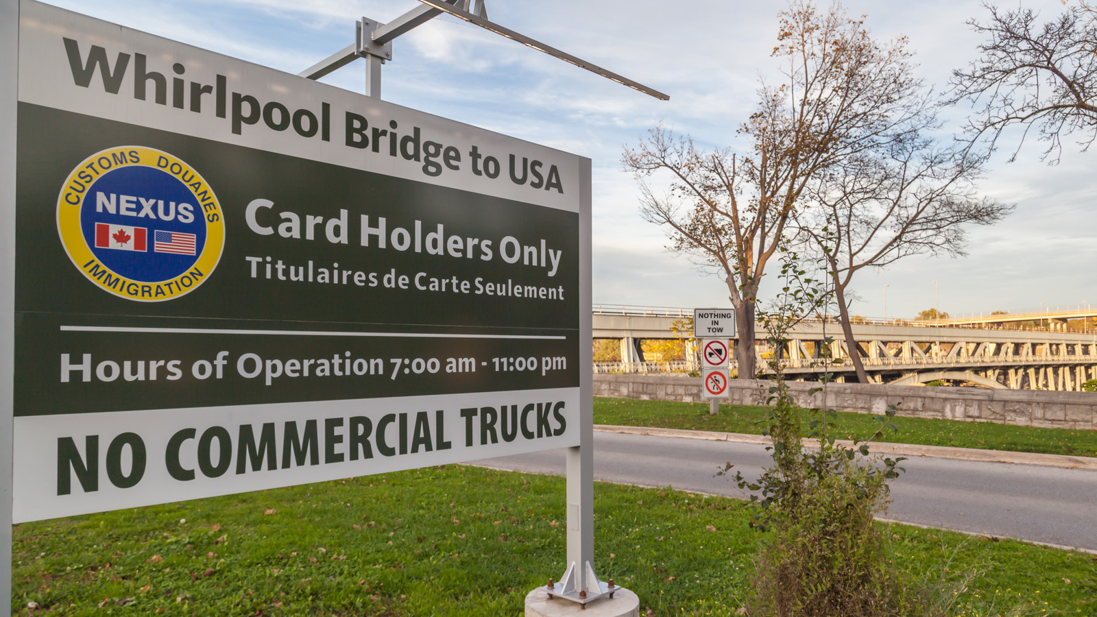 U.S. Customs And Border Protection Stops Traffic Into Canada With ...