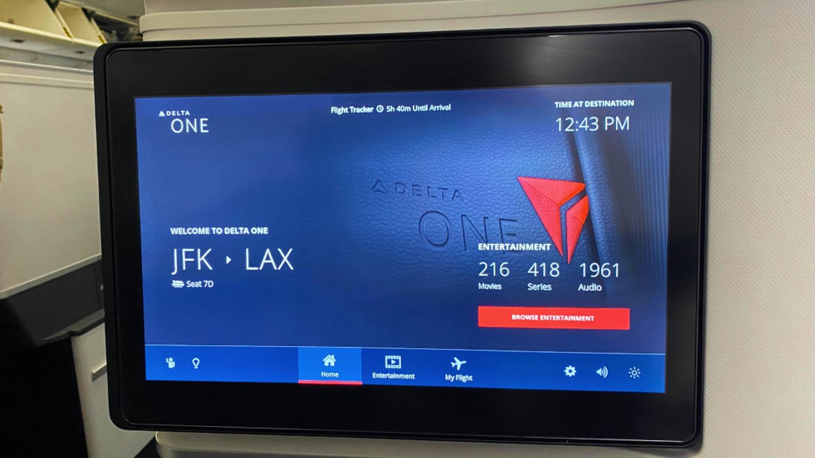 Delta Air Lines Business Class Passengers Frustrated As Seat Perk Could ...