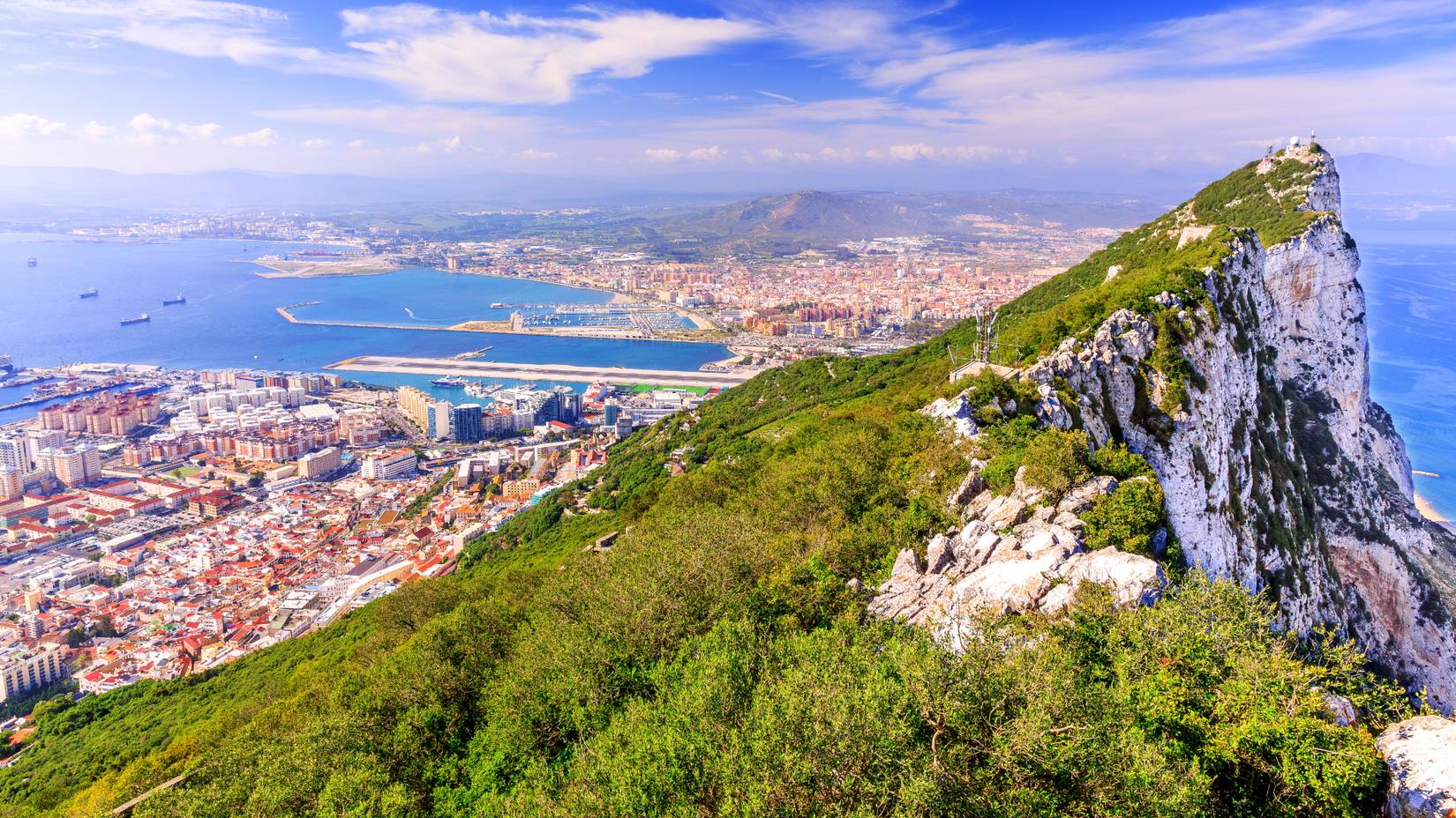 Canadian Government Alerts Travelers On Unusual New Entry Rule For ...