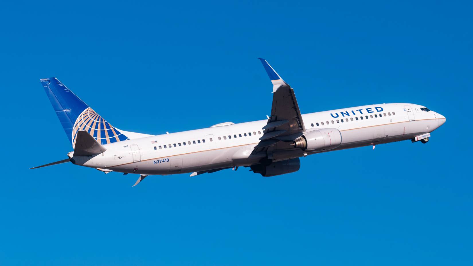 United Airlines Passenger's "Cheap Ticket" Leads To Arrest And ...