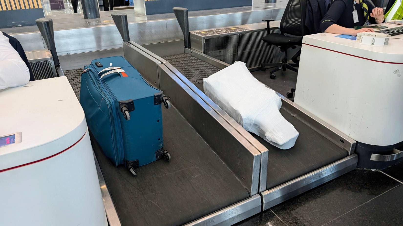 Delta Air Lines Gate Agents Confiscate Child's Expensive Item That ...