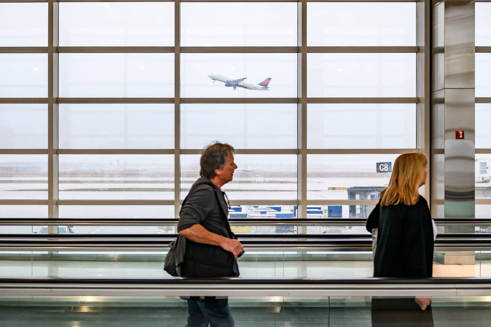 Delta Air Lines Passengers' Overhead Bin Frustrations May Intensify As ...
