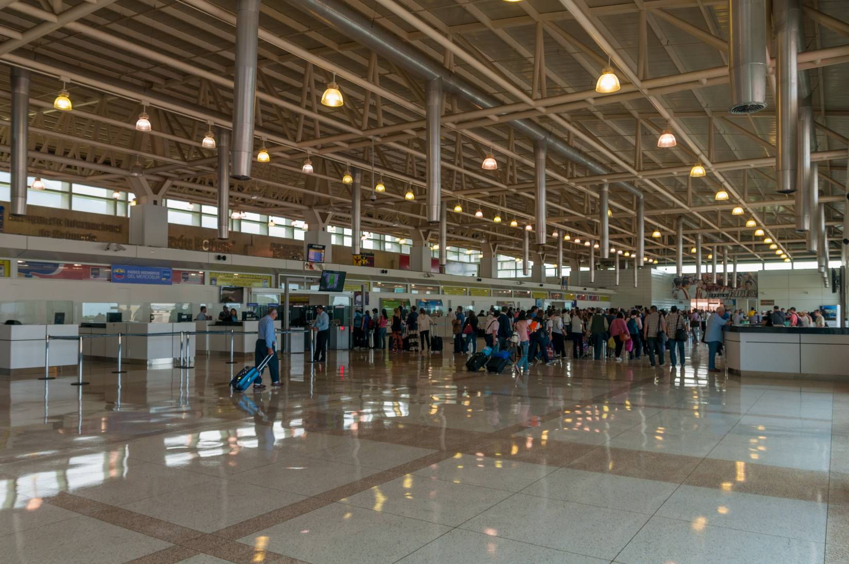 Live Updates: Venezuela Earthquakes Halt Travel At Caracas Airport