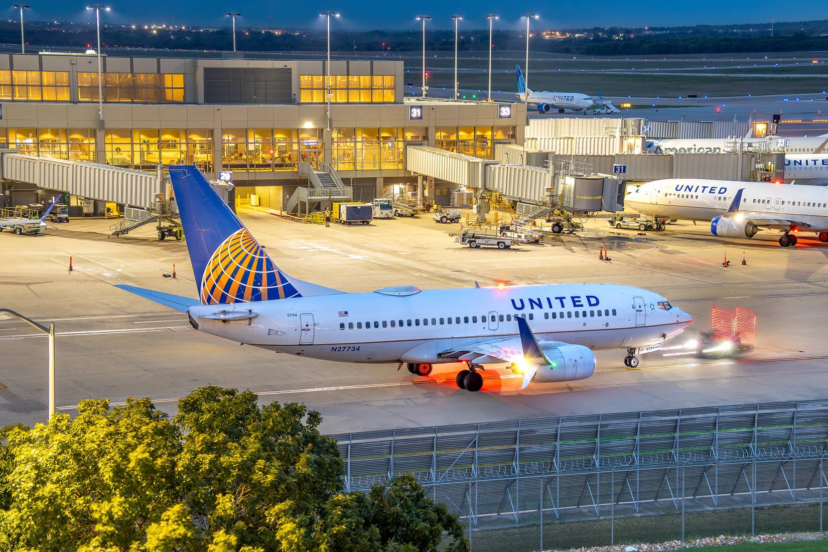 United Airlines Business Class Passenger's "Hospital Food" Meal Puts ...